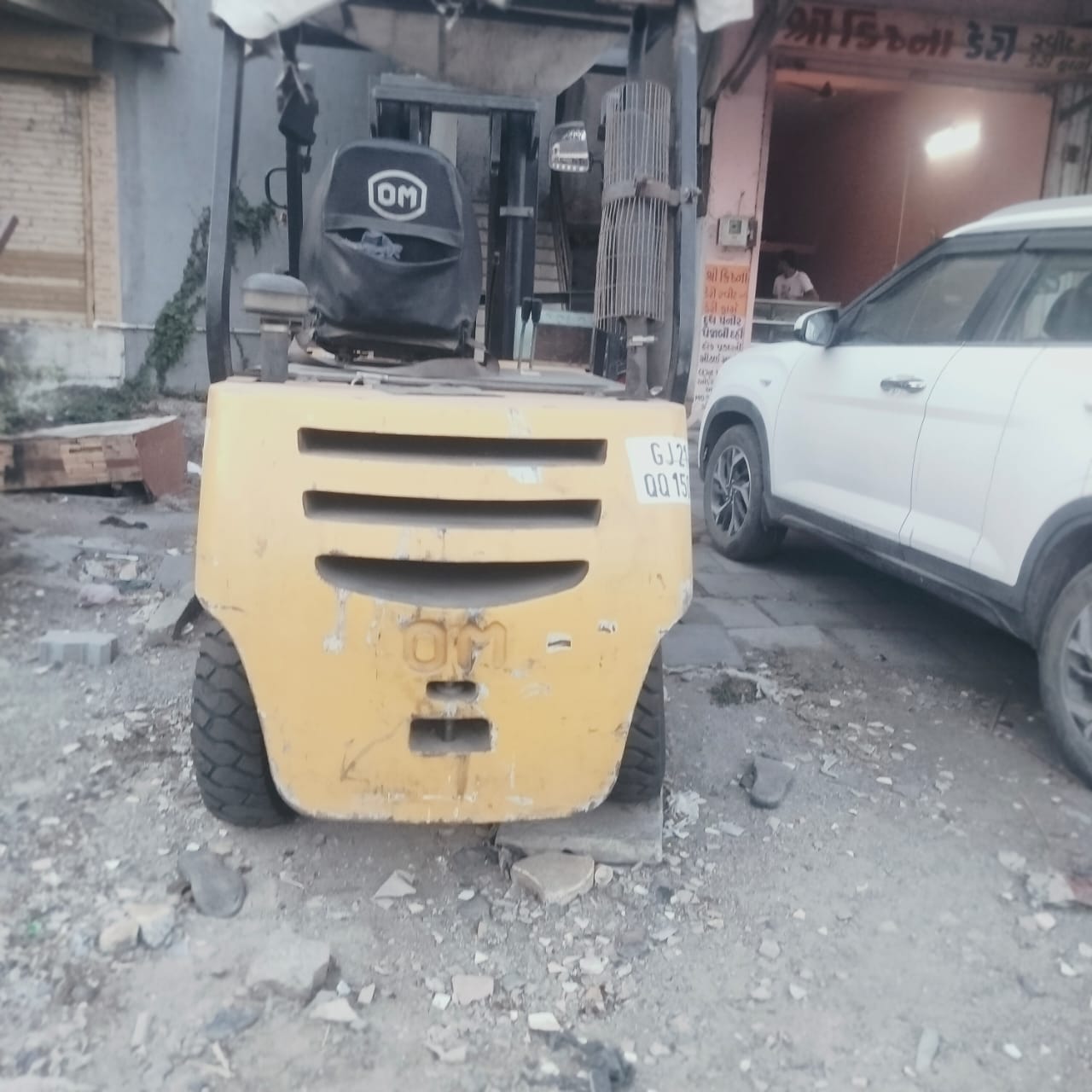 Best Crane Service in Bardoli